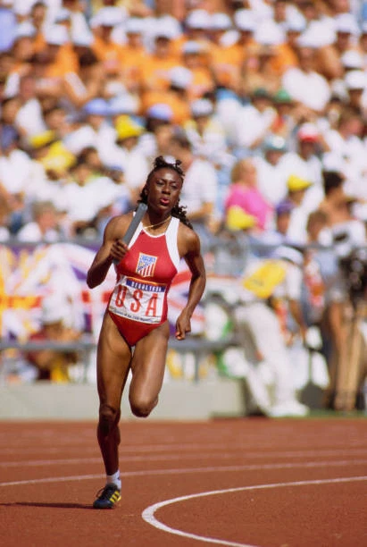 DENEAN HOWARD USA competing in the final Women's 4 400 metres re- Old ...