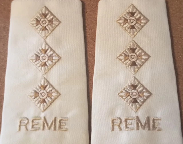 ROYAL ELECTRICAL MECHANICAL Engineers Captain Rank Slides Epaulettes £5 ...