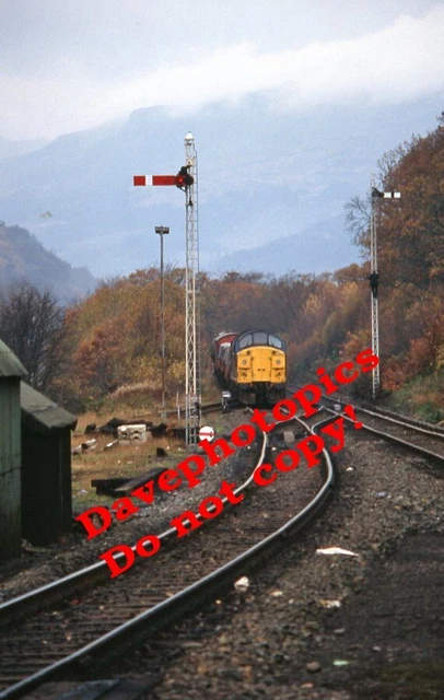 ORIGINAL 35MM Slide Diesel /Steam Train / Engine Railway 37043 (Loch ...