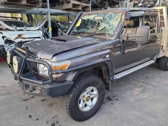 TOYOTA LANDCRUISER SIDE Step/Skirt 79 Series, Dual Cab, Aftermarket, 03 ...