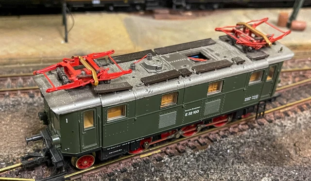 ROCO H0 AC / DC 43917 E-Lok BR 32 für Bastler angefangener Umbau ...