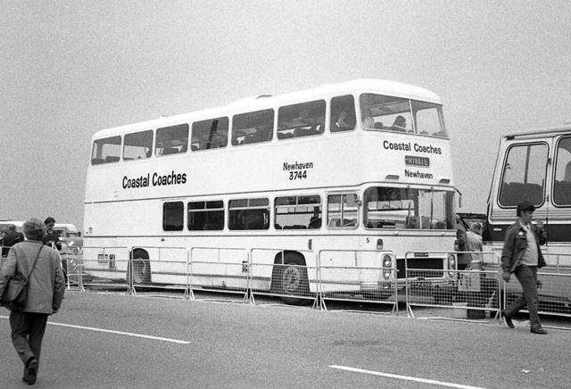 COASTAL COACHES NEWHAVEN eck459g epsom downs 76 6x4 Quality Bus Photo £ ...