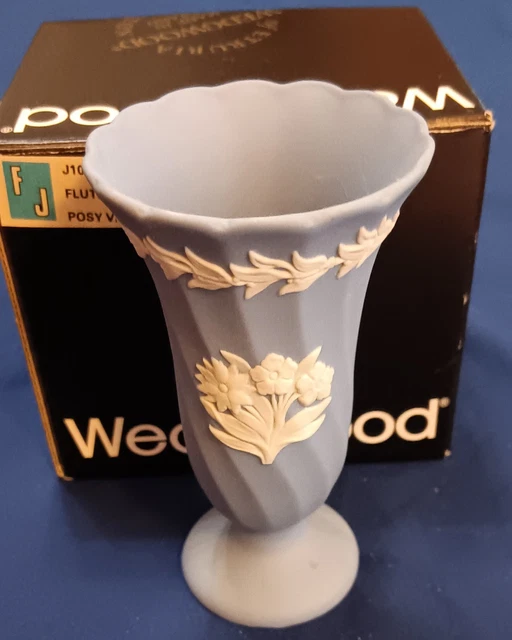 WEDGWOOD - JASPER - Powder Blue - Fluted Jasper Posy Vase - Mint in Box ...