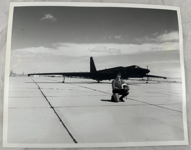 VINTAGE GLOSSY PHOTO Edwards AFB California USAF AFTC #33 Lockheed U-2 ...