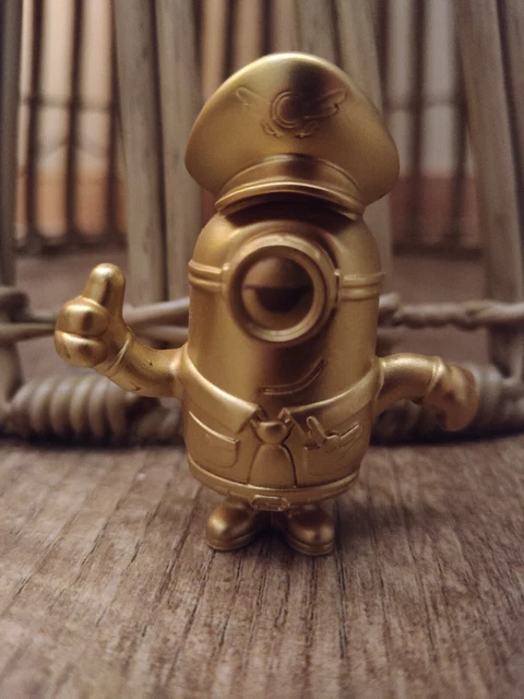 MINIONS THE RISE of Gru Gold King Bob Gold Pilot Kevin McDonald's Happy ...