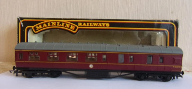 MAINLINE RAILWAYS BSK Coach Maroon 2nd class cat no:- 37-108 £17.22 ...