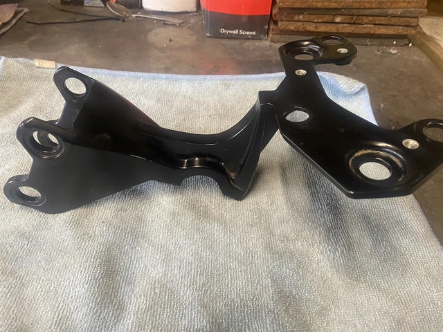 TRIUMPH SPEED TRIPLE 1050 2015 Front Headlight Subframe/Mount £14.99 ...