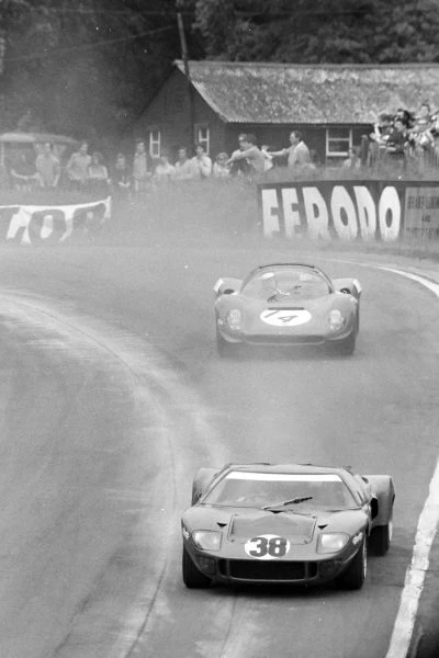 PAUL HAWKINS, FORD GT40 Sports Car 1968 Racing Old Photo 12 $10.00 ...