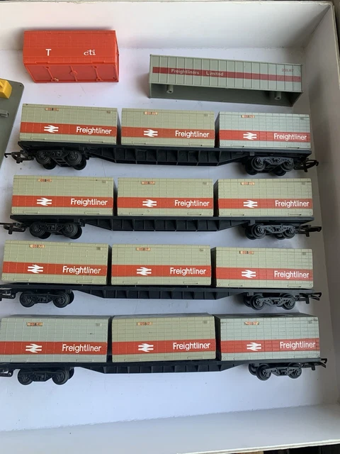 HORNBY FREIGHTLINER CONTAINER Wagons x 4 With Lima Loader 00 Gauge Suit ...