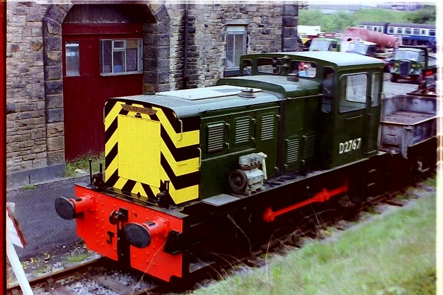 35MM RAILWAY COLOUR Negative Diesel Shunter D2767 at Bury £1.75 - PicClick UK