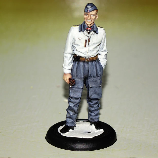 FIGURINE PILOTE HASEGAWA 1:32 As Luftwaffe Hans Rudel ( Stuka 87) Pilot ...