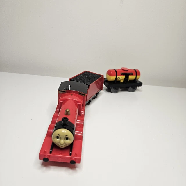 TOMY TRACKMASTER THOMAS The Tank Engine Battery Train James Tender ...