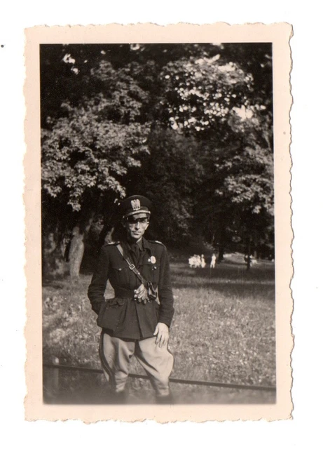 2 WK FOTO, Soldat mit seltene Schirmmütze, Schlesischer Adler ...