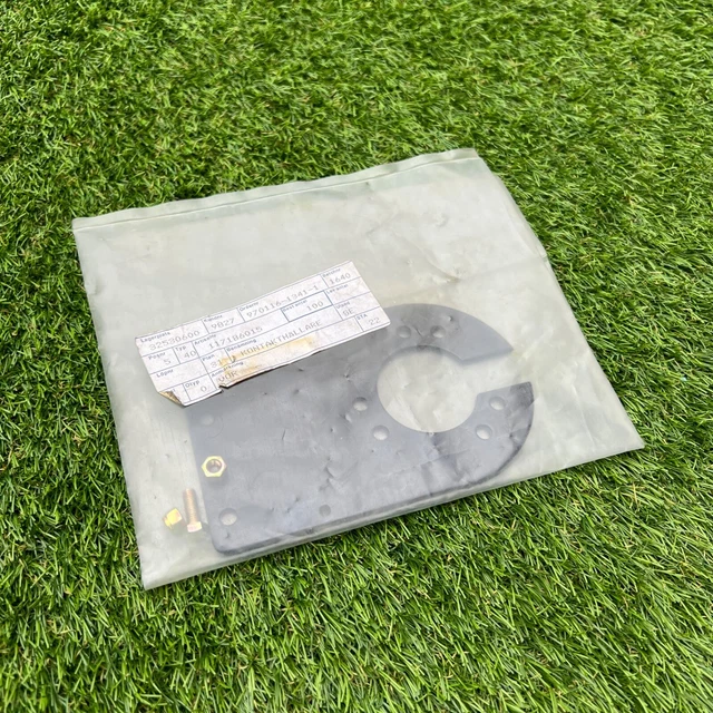 NOS GENUINE SAAB Classic Tow Bar Electric Socket Bracket 117186015 £21. ...