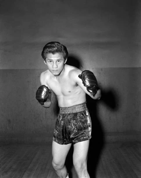 FEATHERWEIGHT BOXER VICTOR Manuel Quijano Of Mexico 1950S Old Boxing ...
