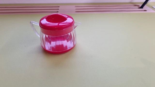 MILCHKÄNNCHEN AUS REVOLIT mit Deckel - 50er/60er Jahre EUR 3,00 ...