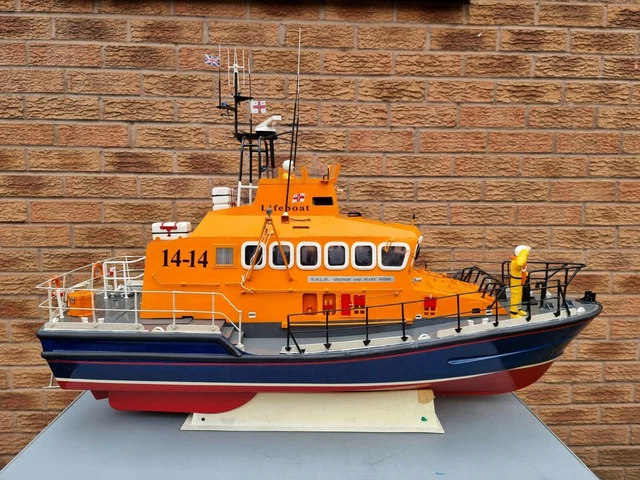 TRENT CLASS MODEL Lifeboat 1:16 Scale. £780.00 - PicClick UK