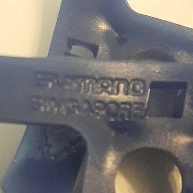 SHIMANO DUAL CABLE Routing Guide for Bottom Bracket - SM-SP18M SP18M × ...