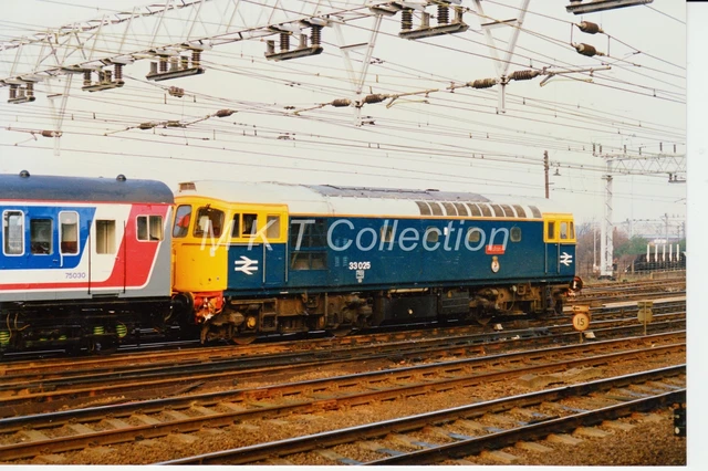 RAILWAY PHOTO CLASS 33 33025 & 307130 @ Stratford 8/2/89 ex works ...