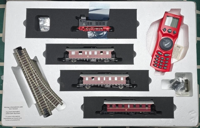 ROCO H0 41268 Digital Starter Set V36 diesel locomotive & 3 Coaches ...