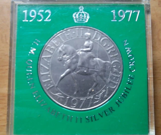 1977 QUEEN ELIZABETH II Silver Jubilee Commemorative Crown Coin ...