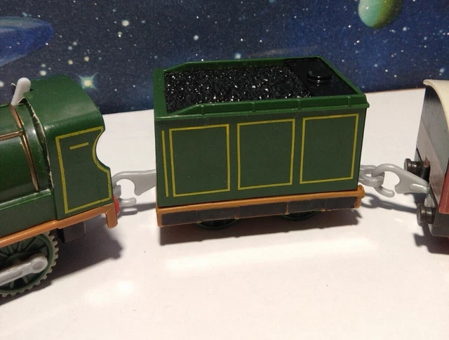 THOMAS AND FRIENDS Emily Motorised Tomy Trackmaster Train 2 aaa Battery ...