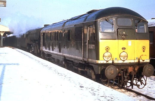 COLOUR SLIDE OF D5071 BR class 24 diesel loco £2.50 - PicClick UK