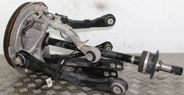 BMW 5 SERIES G30 Complete Rear Wheel Hub Left Side 6866337 £149.89 ...