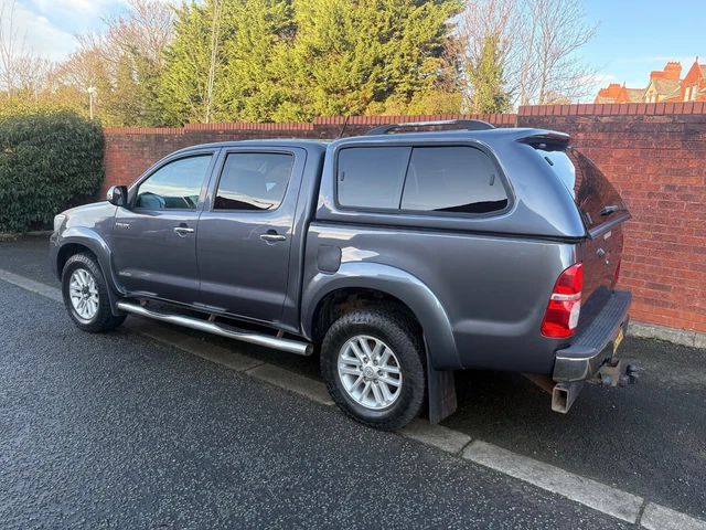 2012 TOYOTA HILUX Invincible D/Cab Pick Up 3.0 D-4D 4WD 171 PICK UP ...