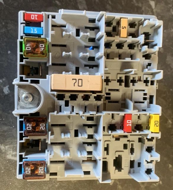 ALFA ROMEO GIULIA 2017-2022 Fuse Relay Box Fusebox 51987784 £79.99 ...