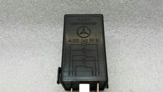 MERCEDES SL R230 Boot Lid Relay A0025423919 Heckklappe Relais £21.39 ...