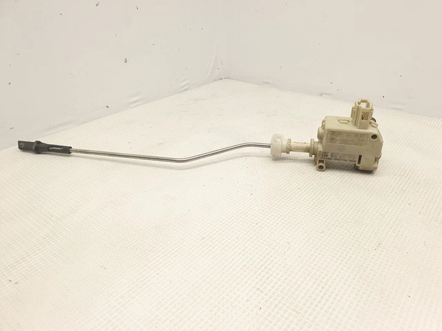 VW PASSAT B6 3C2 Motor für Tankdeckelverriegelung 3C0810773 2.00 ...