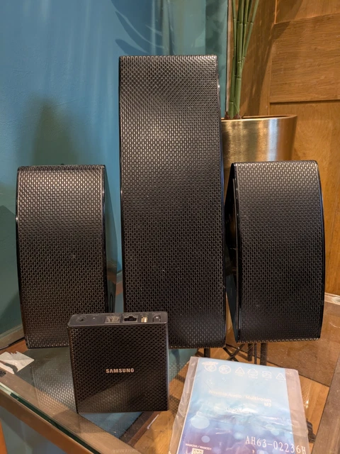 SAMSUNG WIRELESS MULTI Room Speaker System - 1xm7, 2xm3 & Smart Hub ...