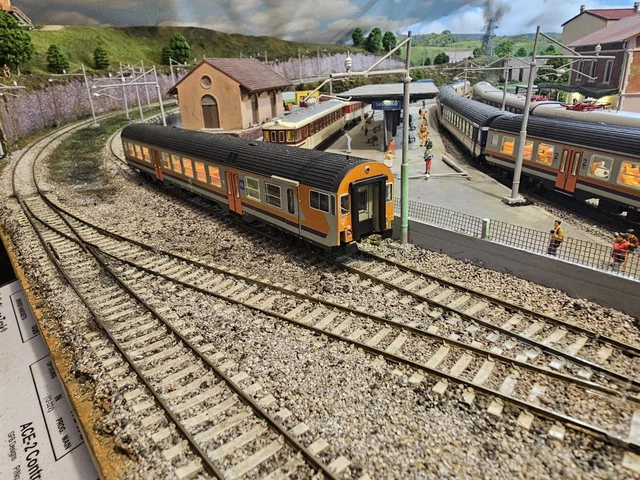 VITRAINS 3233 FS Pilot Coach With Directional Light DCC And Internal ...