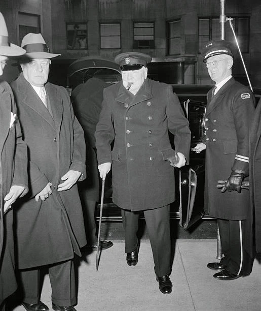 WINSTON CHURCHILL WALKING with Cane and Cigar - Churchill Arri - 1953 ...