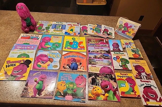 HUGE BARNEY VINTAGE 90's BOOK LOT! 32 BOOKS + ORIGINAL BARNEY Purple ...