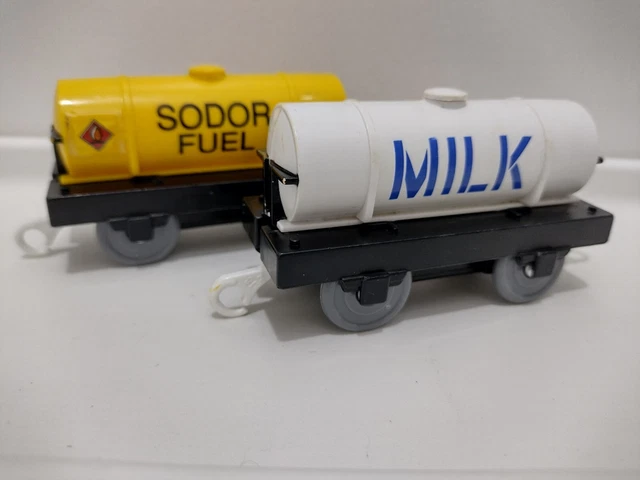 TRACKMASTER THOMAS THE Tank Engine Milk Truck & Sodor Fuel Carriages ...