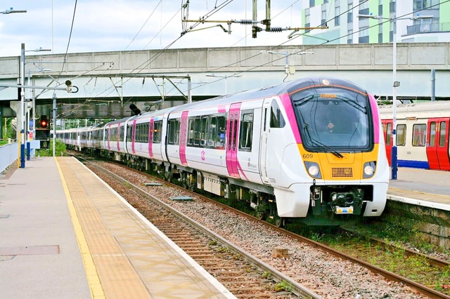 CLASS 720 NO 720609 in c2c at barking £1.00 - PicClick UK