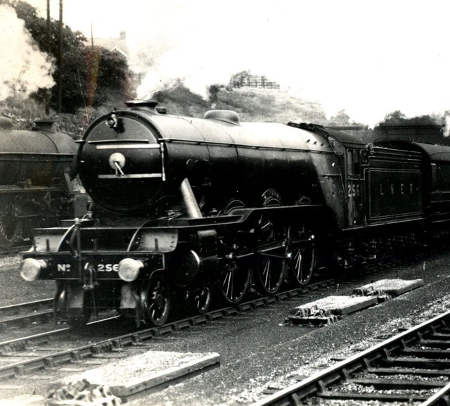 ANTIQUE TRAIN POSTCARD RPPC LNER 2561 Minoru Steam Locomotive c1935 #36 ...