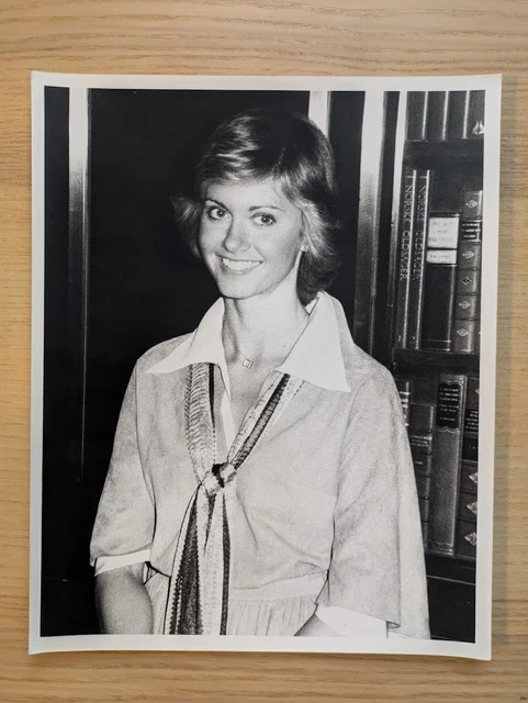 OLIVIA NEWTON JOHN, rare promotional press photo from 1975 £7.99 ...