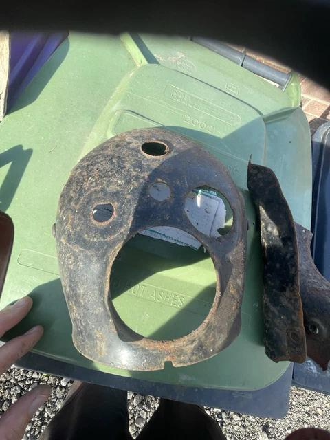 TRIUMPH PRE UNIT Original Nacelle Top And One Matching Fork Leg Shroud ...