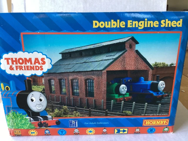 HORNBY THOMAS & Friends R9223 Double Engine Shed £85.00 - PicClick UK