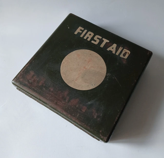 WW2 US ARMY Medical Department 24 Piece Vehicle First Aid Kit Tin £68. ...