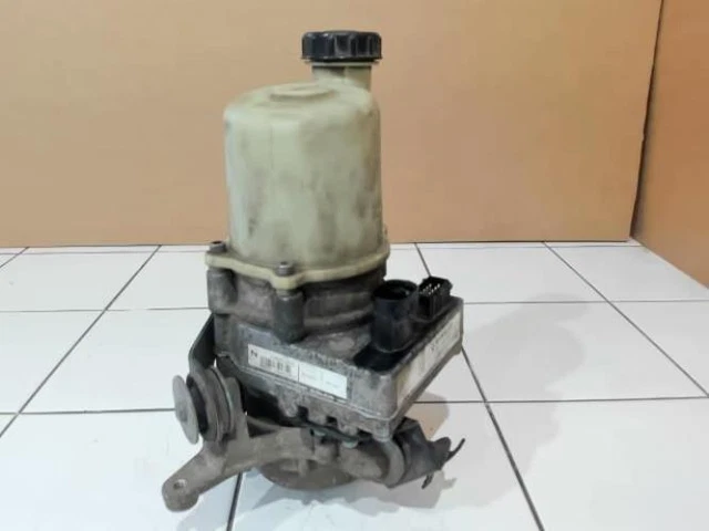 POMPE DE DIRECTION DACIA DUSTER 1 PHASE 1 491107773R EUR 112,00 ...