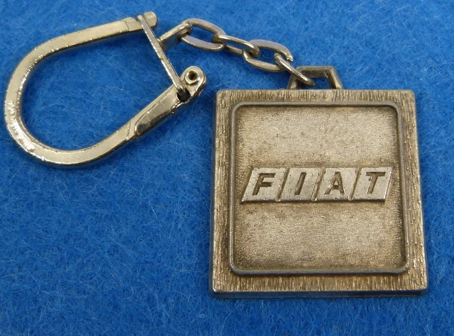 PORTE-CLÉS, KEY RING - FIAT - 84 Carpentras - Logo années 60 / 70 EUR 3 ...