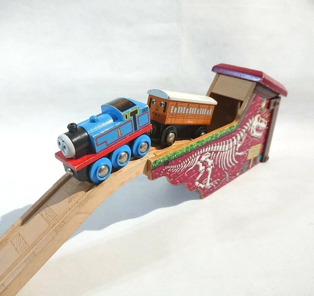 THOMAS WOODEN RAILWAY Train - Fossil Quarry Mine Tunnel -Learning Curve ...