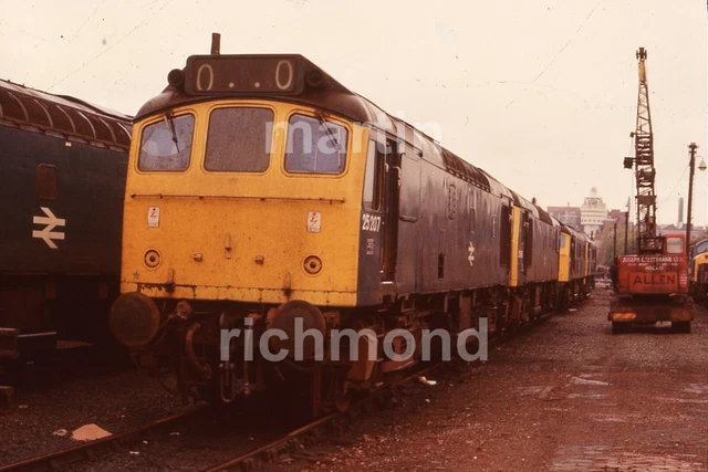 BRITISH RAIL CLASS 25 25207 1977 Dixons 35mm Slide RN444 £2.99 ...