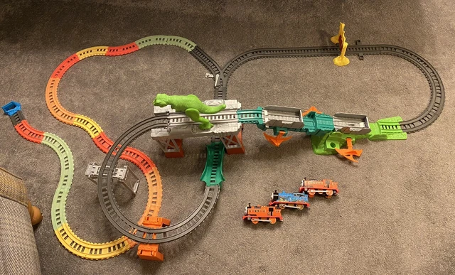 Thomas And Friends Trackmaster Deluxe Dino Escape Set FOR SALE ...