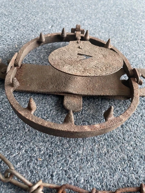 VINTAGE COLLECTOR ONEIDA #13 Jump Trap with original TEETH also has a ...