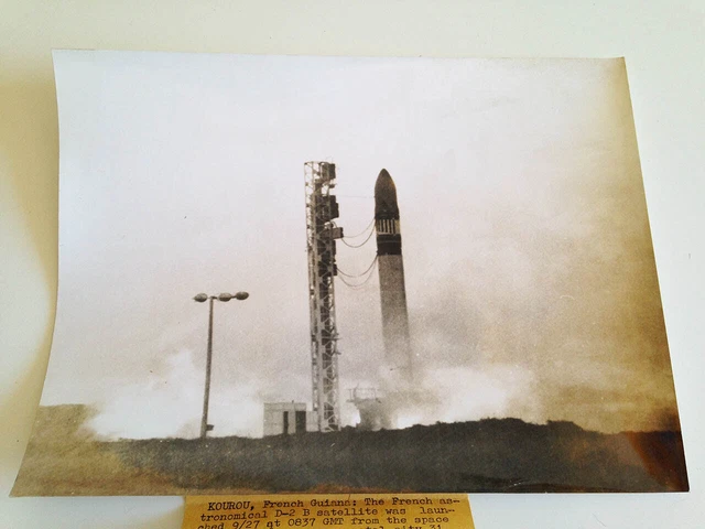ANCIENNE PHOTO ARGENTIQUE An 70's AFP Fusée Espace cosmonaute satellite ...